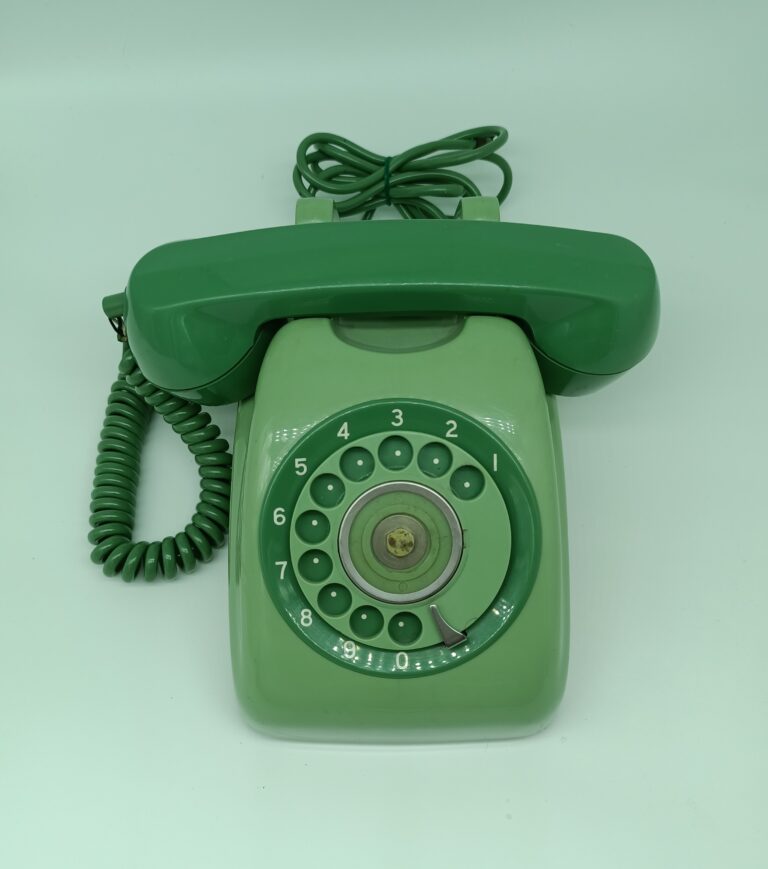 Green Boxy Phone - Singapore Pickers